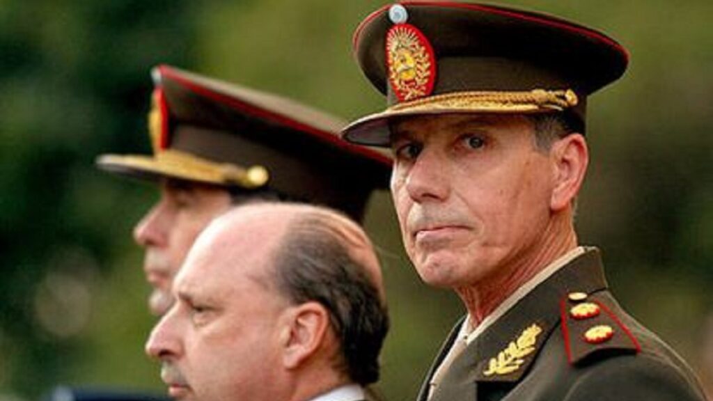 Murió Roberto Bendini: el general que marcó un antes y después en el ...