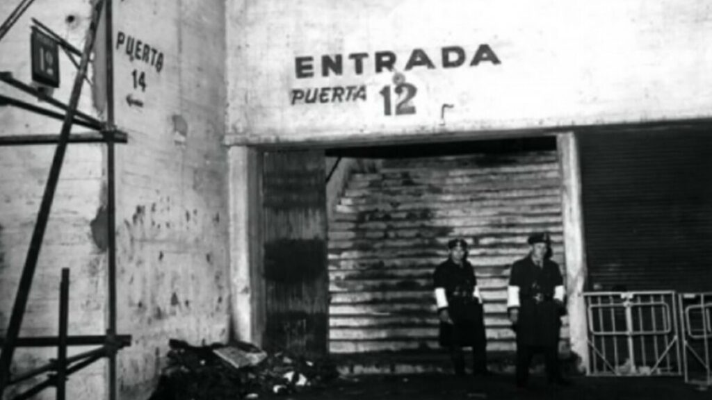 ¿Qué fue Puerta 12 ? A 54 años de la mayor tragedia de Boca y el fútbol ...