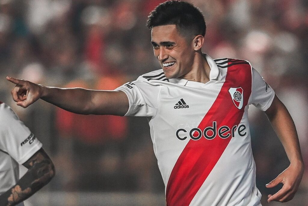 Con tres goles de Solari, River goleó a Defensa y Justicia por 4-0 ...
