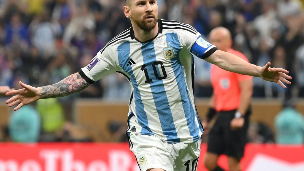 Se subastaron las camisetas de Messi en el Mundial: ¿Cuánto dinero pagaron? - El Intransigente